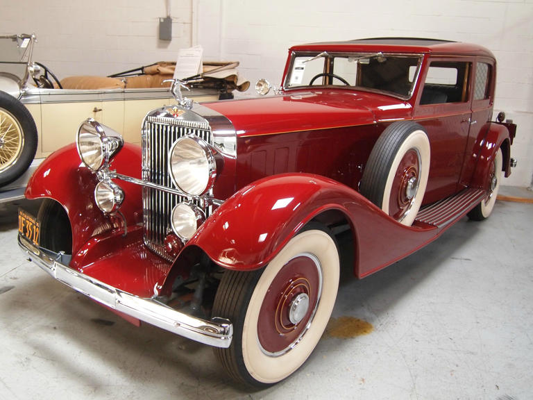 Vintage Luxury Cars That Defined an Era