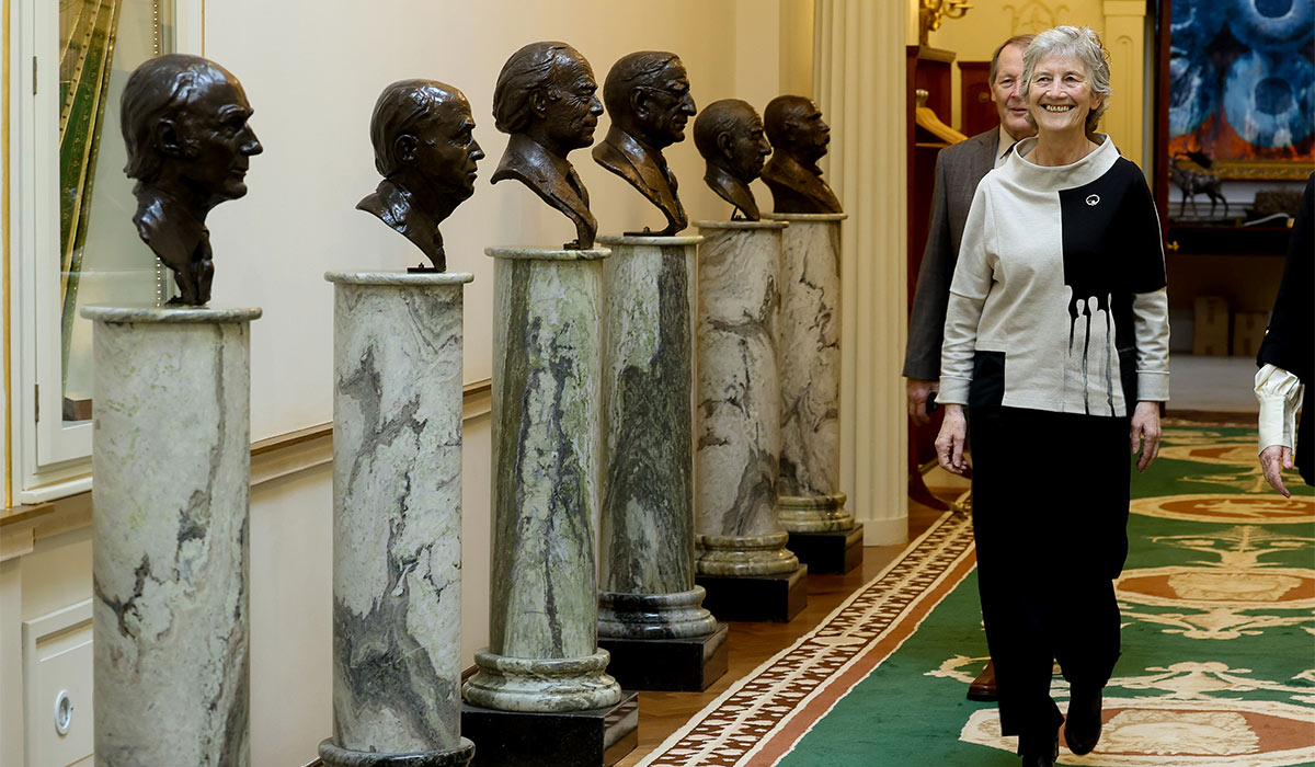 Catherine Connolly wears Irish design for Áras an Uachtaráin visit ...