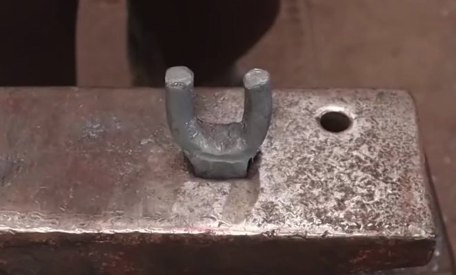 Hook of The Week: Forged Square Knot!