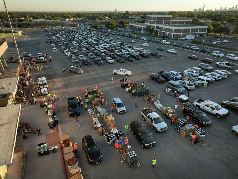 SNAP freeze overwhelmed Austin area food banks before partial restoration
