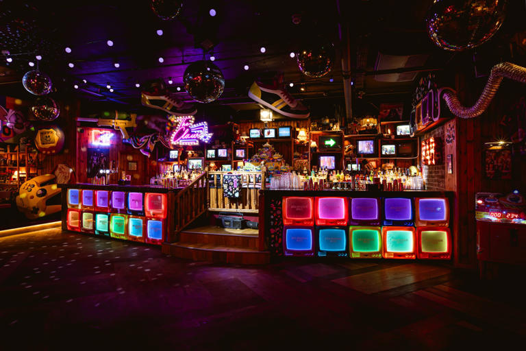 Bunga 90: First look inside Covent Garden's new Immersive 90s-themed ...