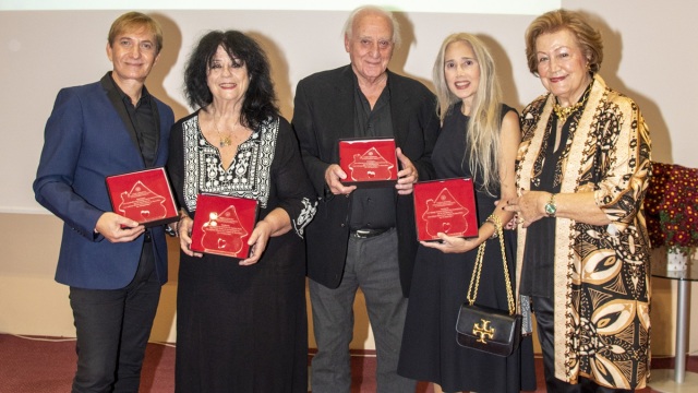 Τιμητικά Βραβεία του Συλλόγου Φίλων ΑμεΑ "Αγάπη και Φροντίδα" σε ...