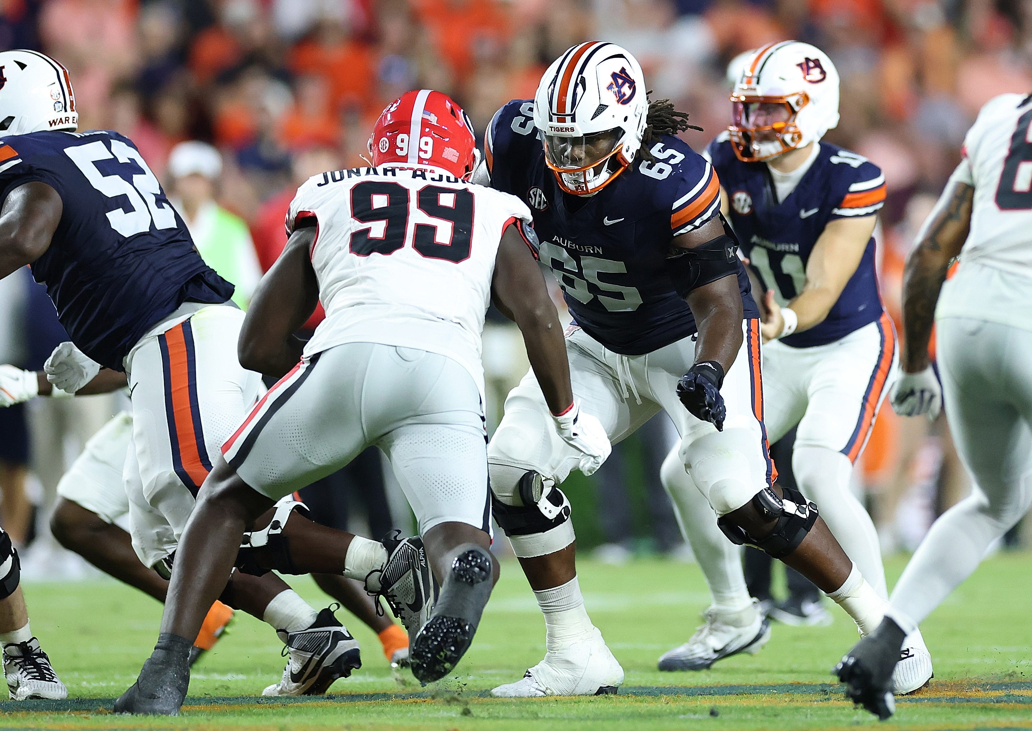 Four-star Georgia decommit signs with SEC rival