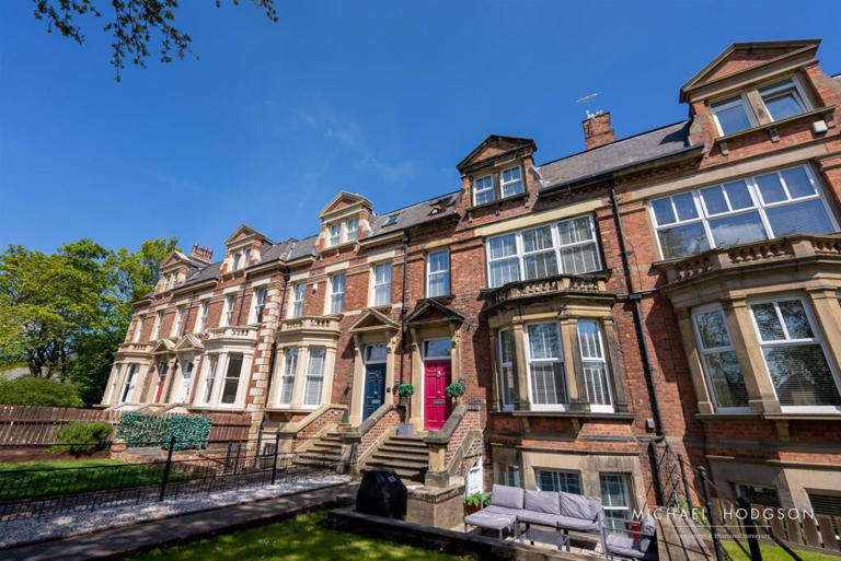 19 photos of a Sunderland house which might be the finest of its type ...