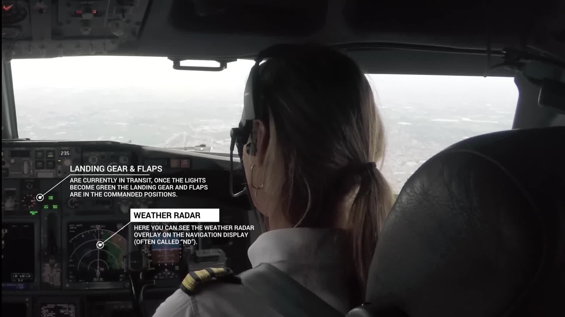 Boeing 737 amazing landing Italy Naples