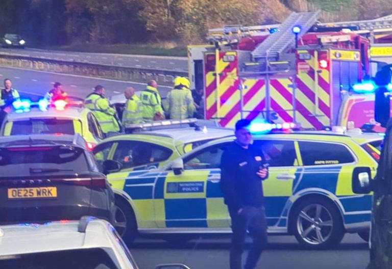 A20 near Swanley between junction for A223 and M25 shut due to crash