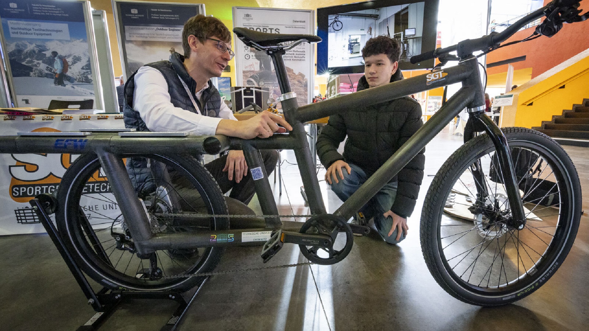 German students build cargo bikes from aircraft parts for flood victims ...