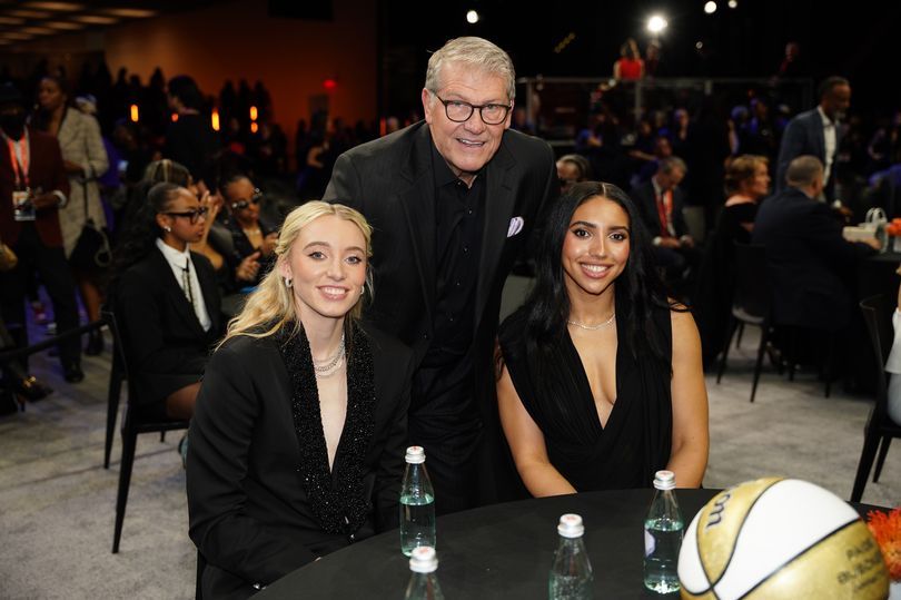 Geno Auriemma makes feelings clear to Azzi Fudd as UConn star has ...