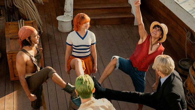 Actor latino de ‘Cobra Kai’ se une al mexicano Iñaki Godoy en la ...