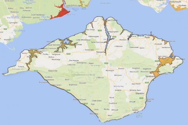 Cowes and East Cowes on flood watch as tide surges TONIGHT