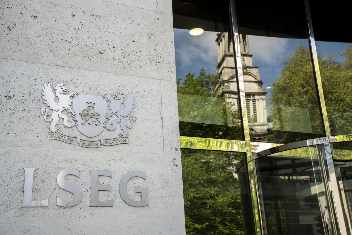 FTSE 100 closes higher as US markets rally after tech falls