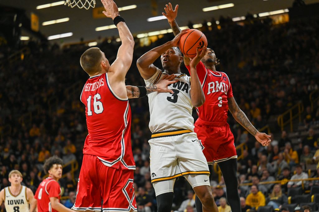 PHOTO GALLERY: Iowa Men’s Basketball vs Robert Morris
