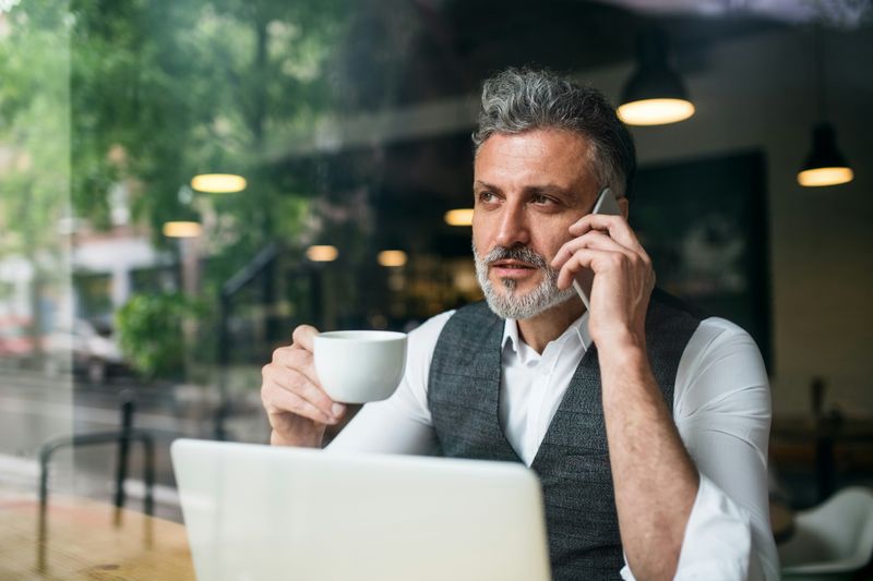 10 Behaviors That Make Men Over 50 Less Appealing to Women
