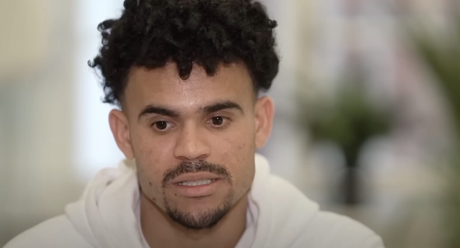 PSG. After injuring Hakimi, Luis Diaz does not apologize at all