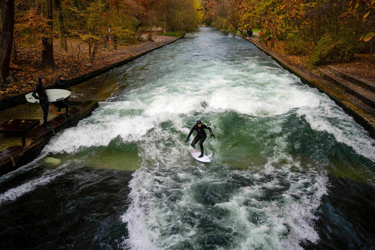 Munich's famous river wave has vanished after a cleanup. Surfers hope ...