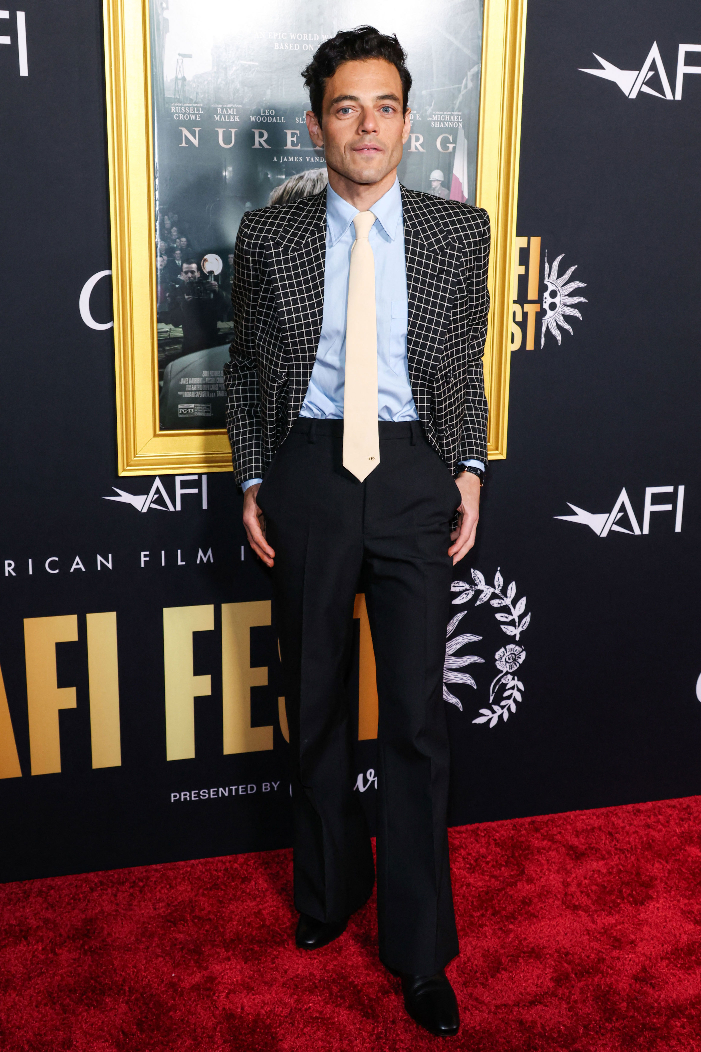 En 2026, vous allez forcément adopter ce costume populaire dans les ...