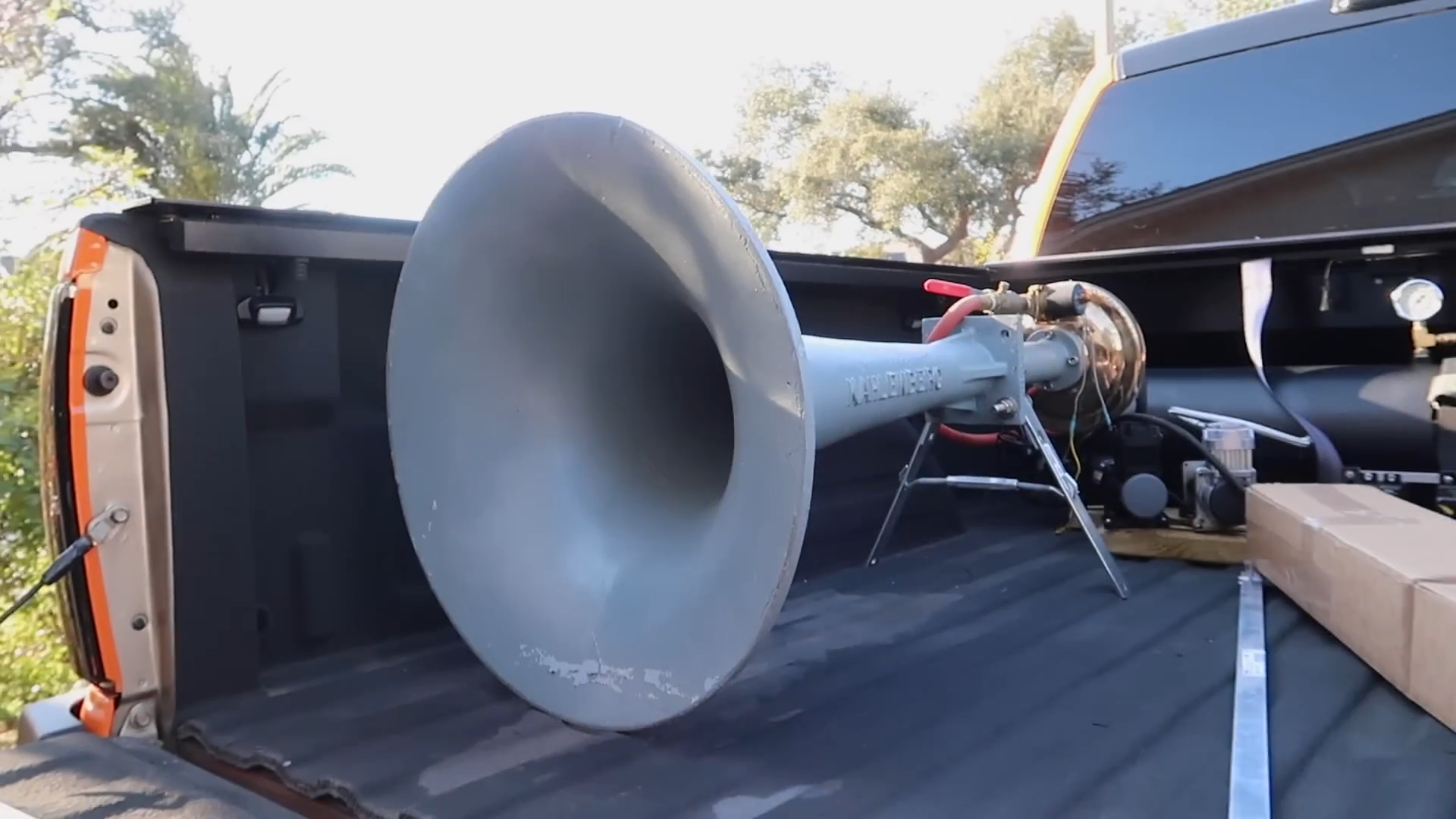 Installing the Loudest Horn Ever on My Truck!