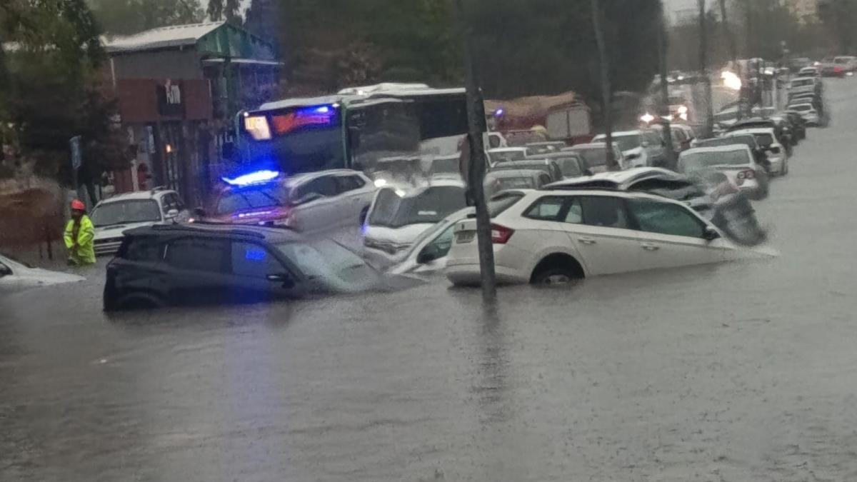 Las fuertes lluvias inundan zonas de la ciudad de Cáceres y el frente ...