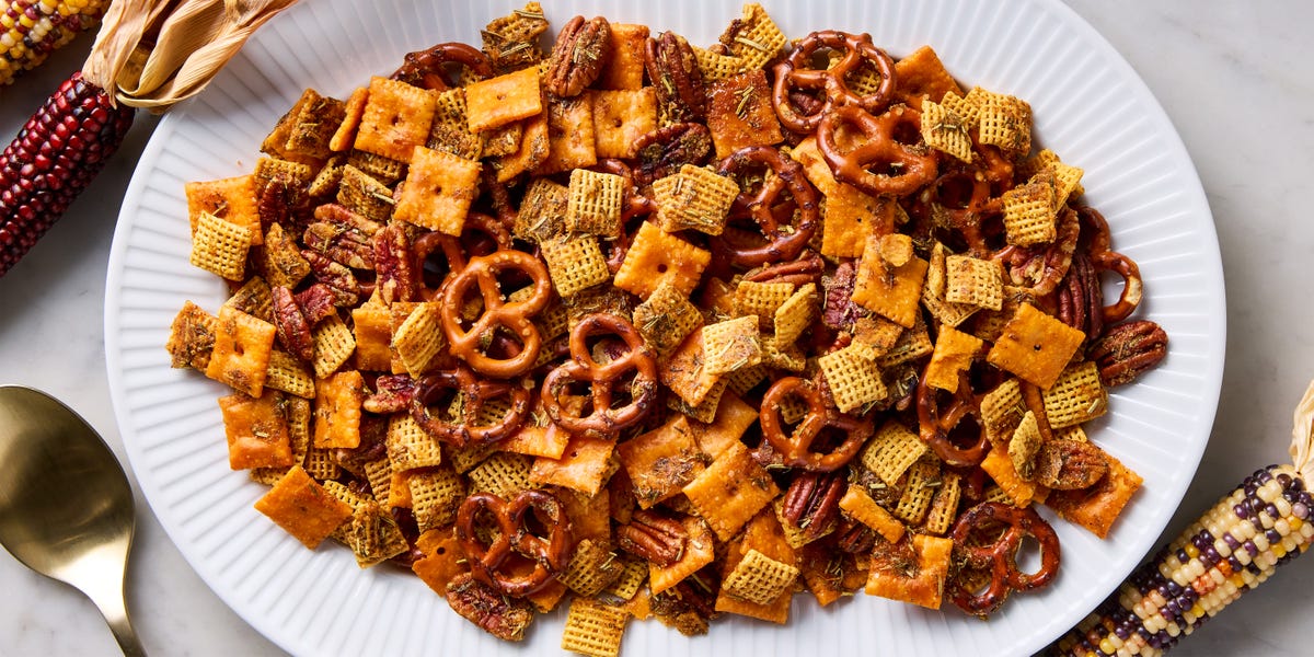 This Turkey Snack Mix Is The Best Way To Keep Thanksgiving Hanger At Bay