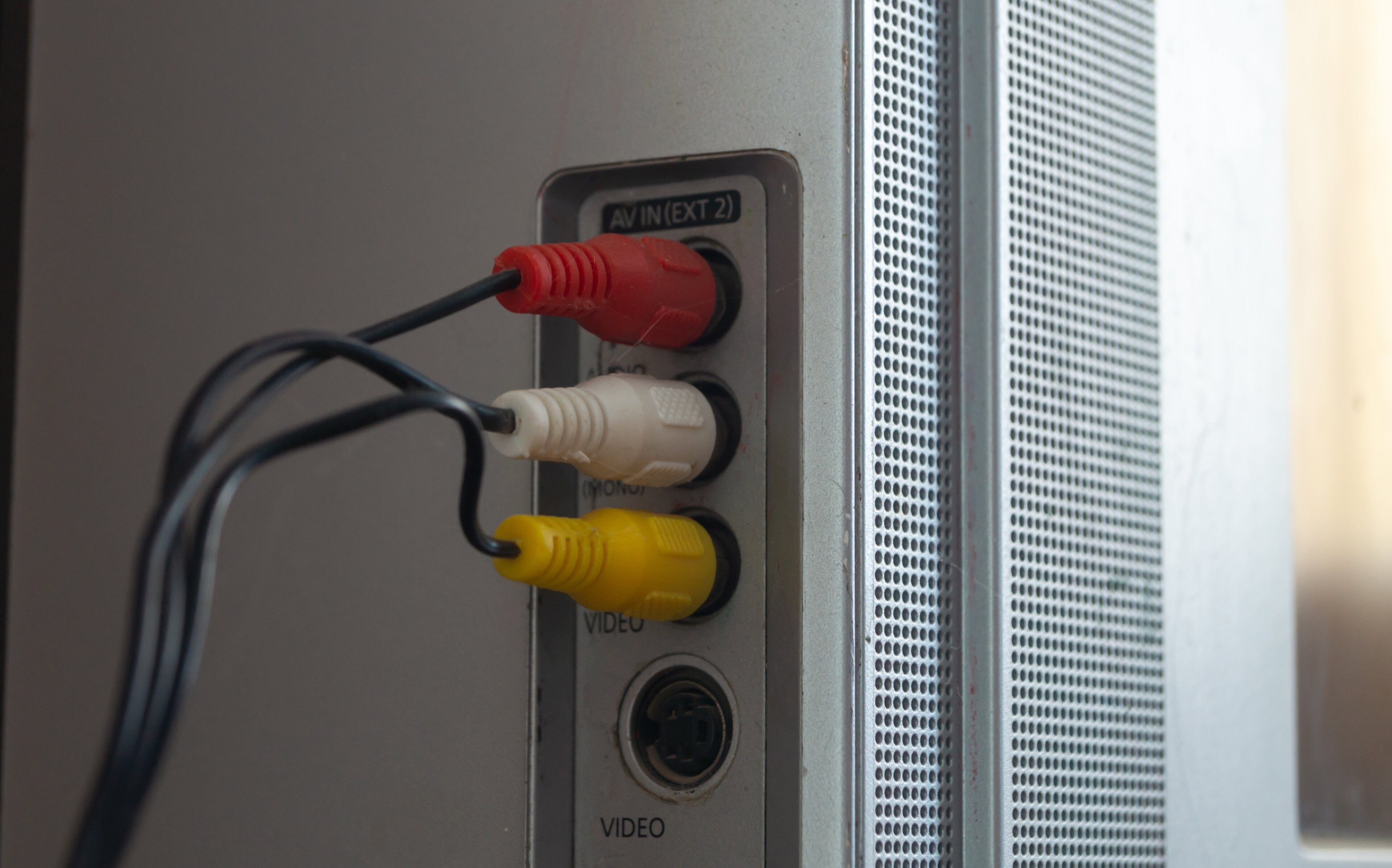 Modern streaming meets old hardware — make any screen a smart TV