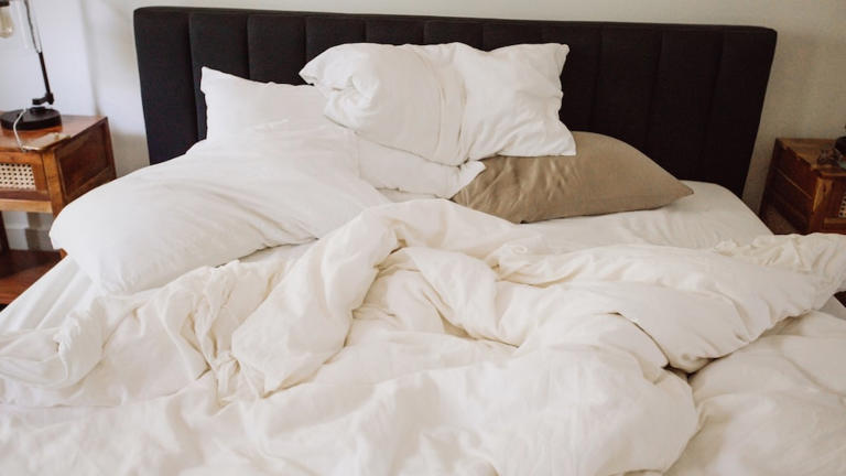 7 Tips to Combat Bad Odors in the Bedroom