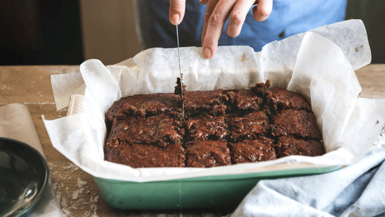 Low Calorie Brownies You’ll Make Again (Because They Vanish in Minutes)