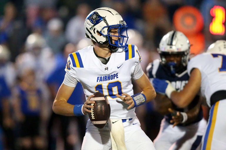 Familiar foes, new rivalry: Fairhope, James Clemens face off in 7A playoffs