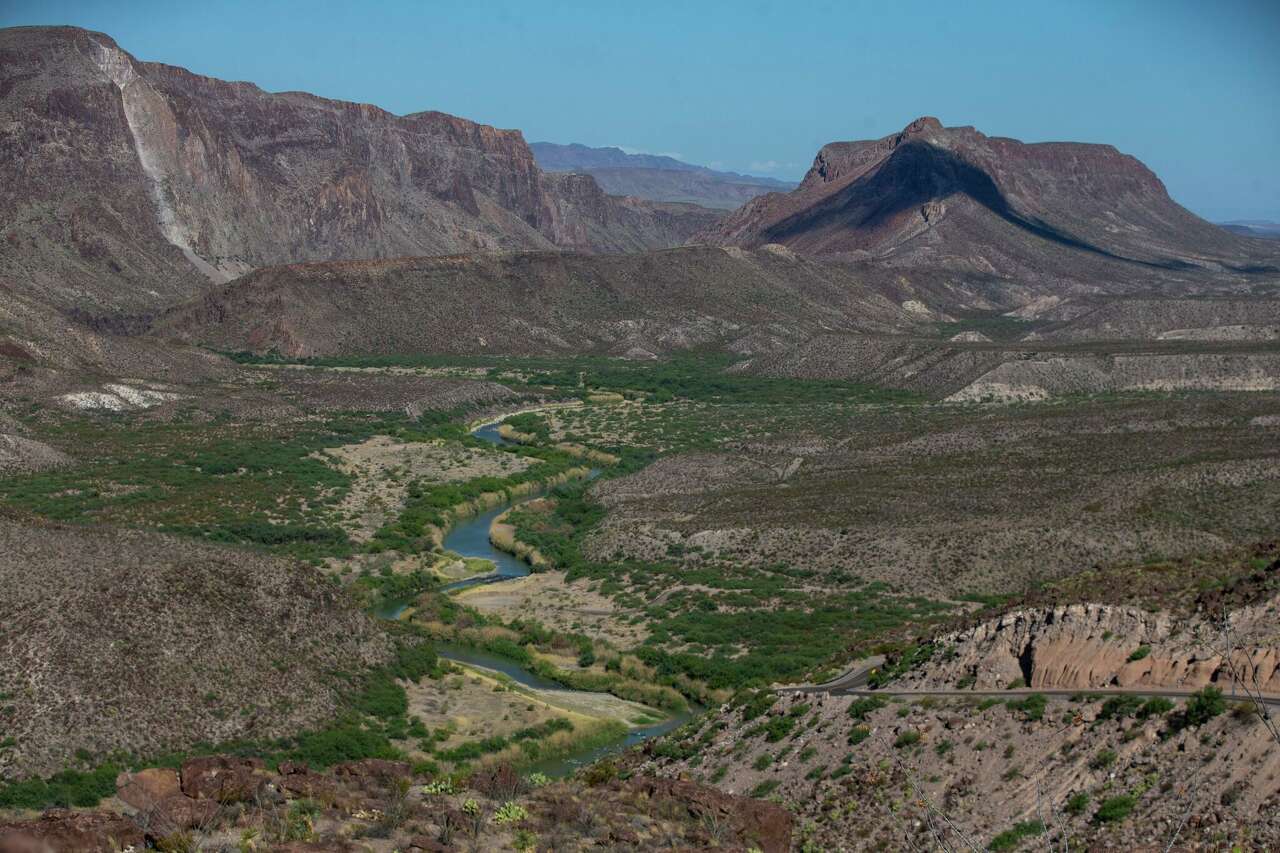 Trump border wall plans in Big Bend reportedly halted, shift to ...