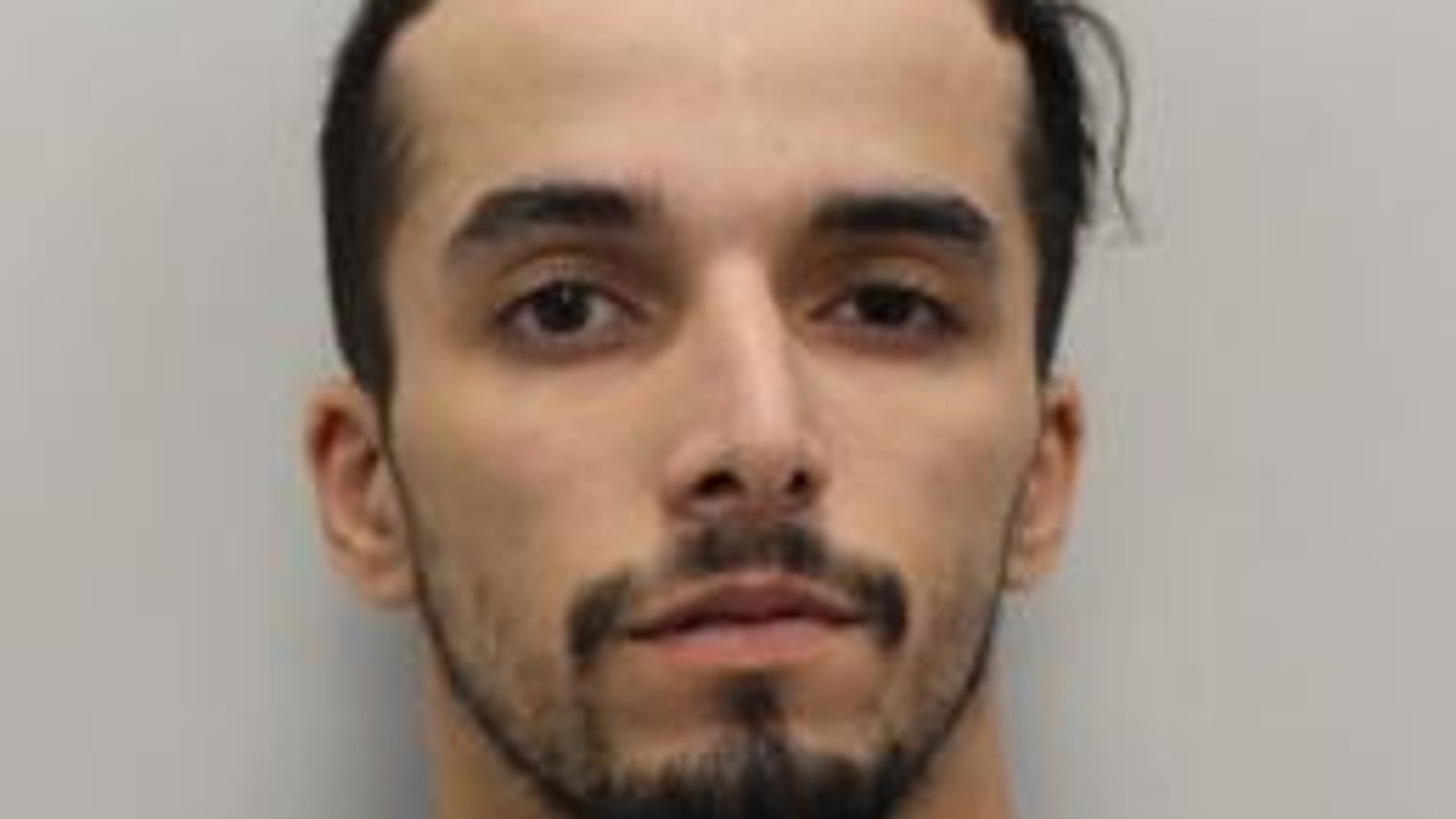 HMP Wandsworth admits another release error - as police now search for ...