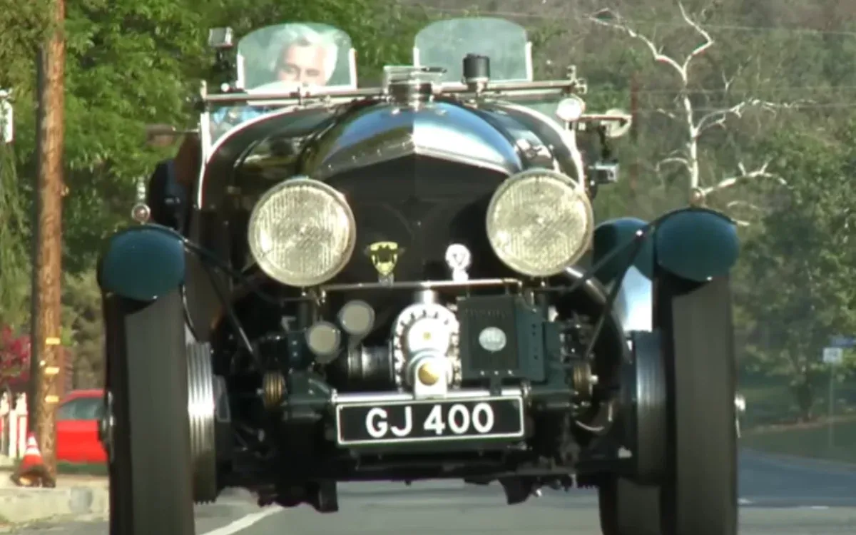 Jay Leno Steals the Spotlight in LA Traffic Behind the Wheel of His Aircraft-Powered Pre-War Bentley
