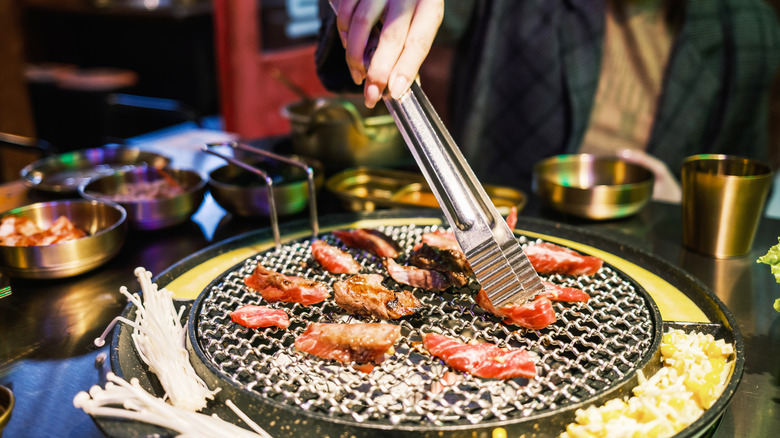 9 Mistakes You're Making When Eating At A Korean BBQ Restaurant