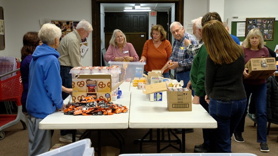 'The need has increased': Volunteers pack meals for students facing food insecurity in Ken-Ton ...