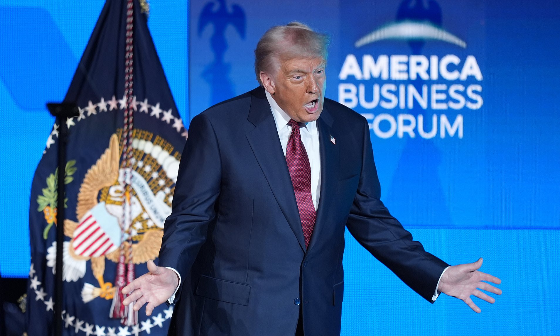 Trump browbeats Republicans ... but avoids uttering 'communist' Mamdani ...