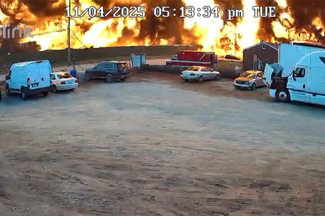 Engine fell off UPS plane before deadly crash