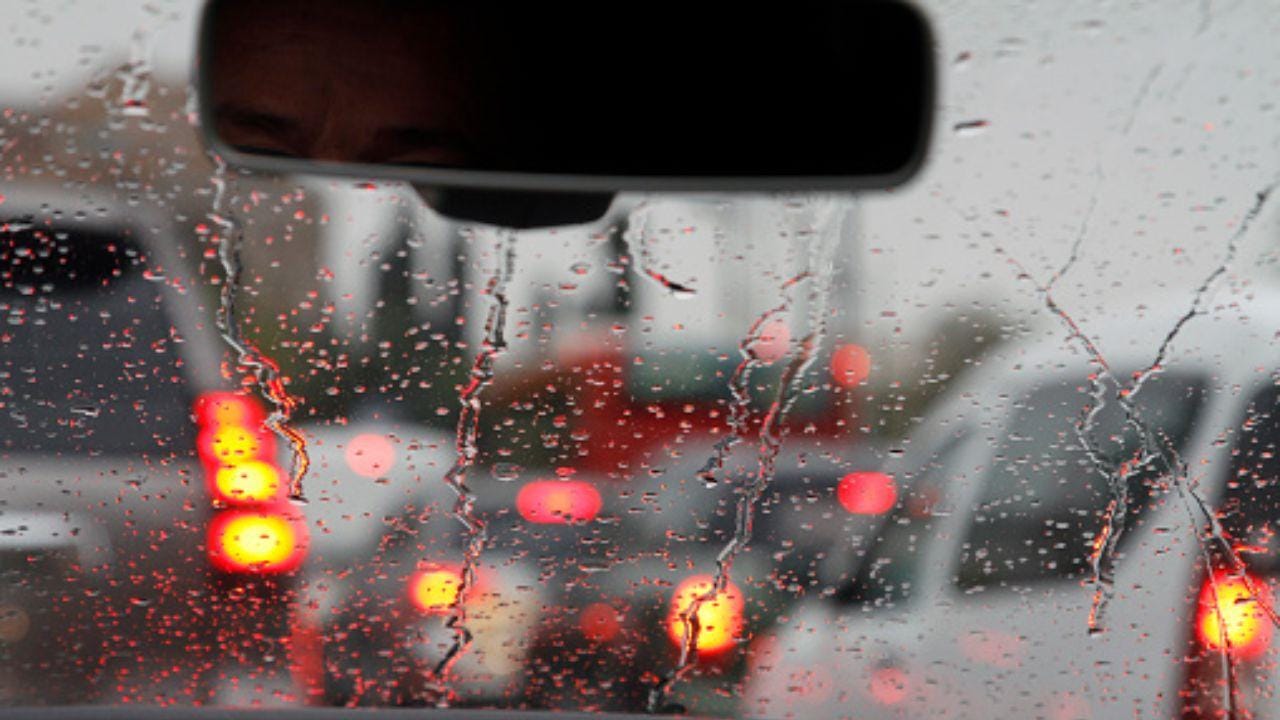 Previsão de chuva e trovoada coloca seis distritos do continente sob ...