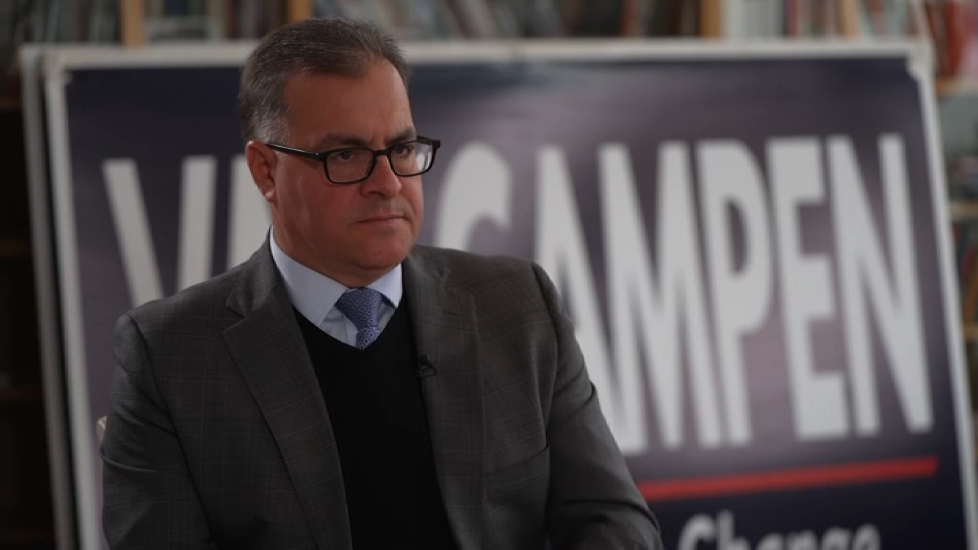 Nuevo alcalde electo en Everett rompe racha de 18 victorias de DiMaria