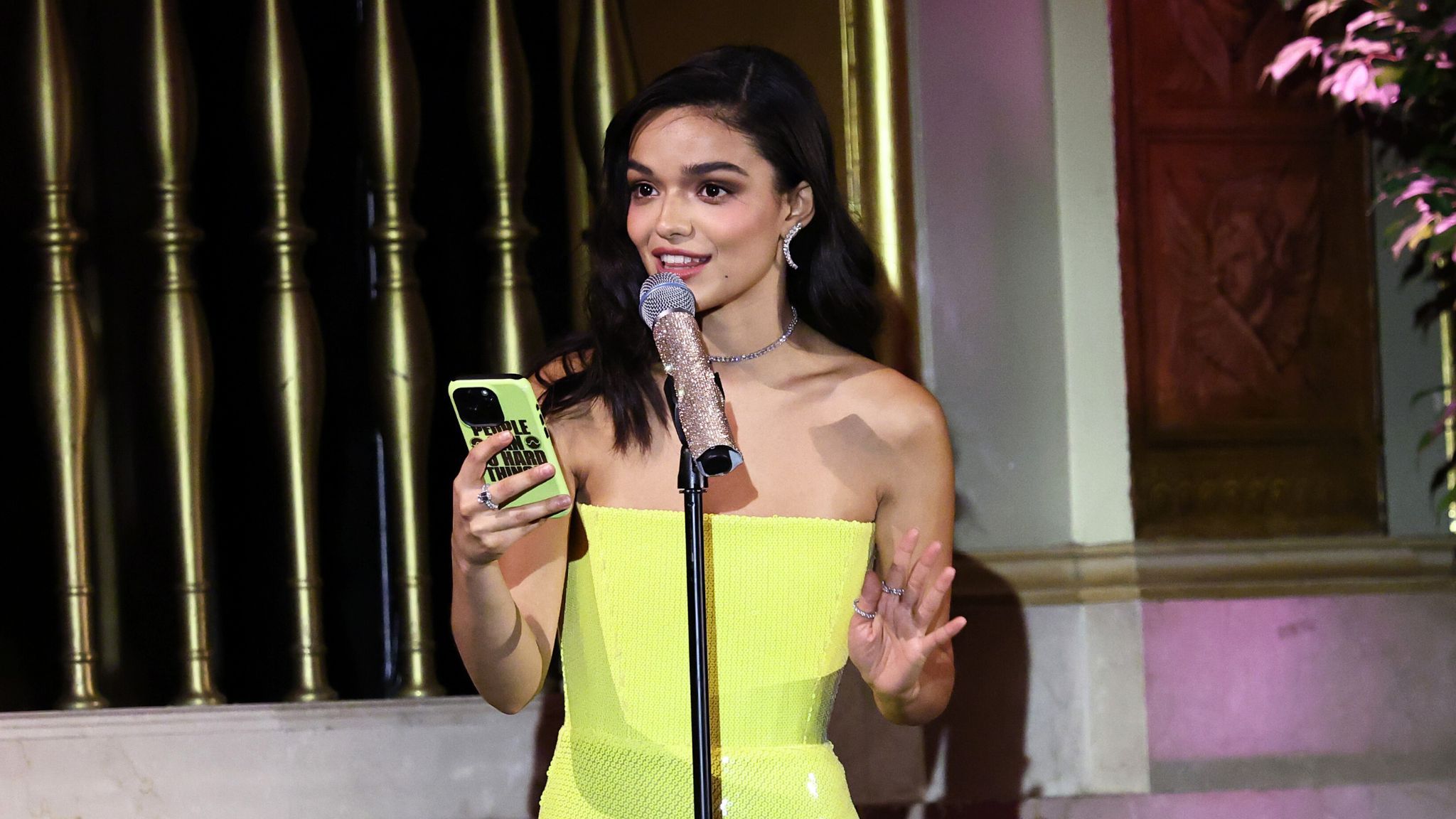 Farah Slim deslumbra con un maquillaje soft glam en el evento Women of ...