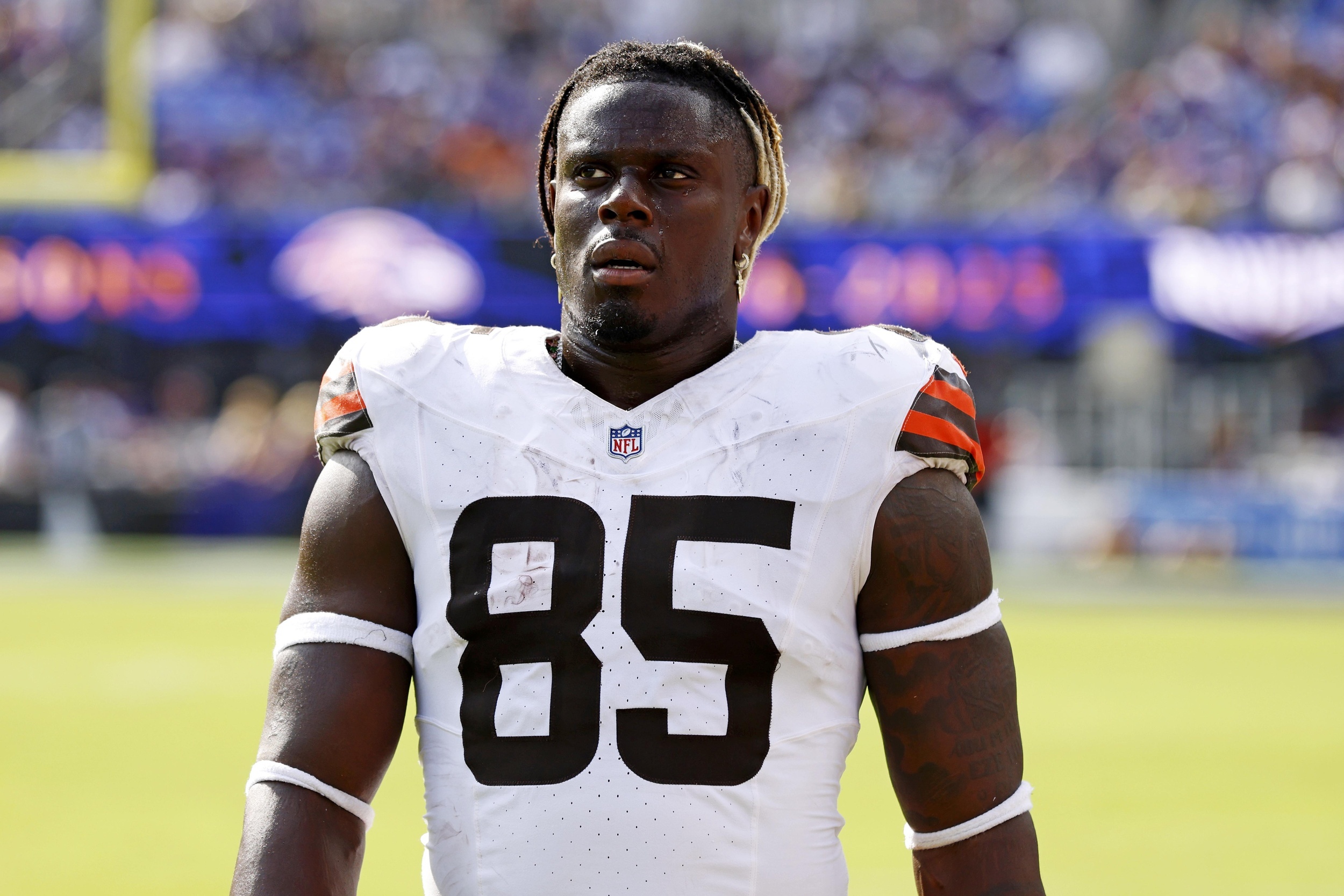 David Njoku reacts to remaining with 2-6 Browns through trade deadline