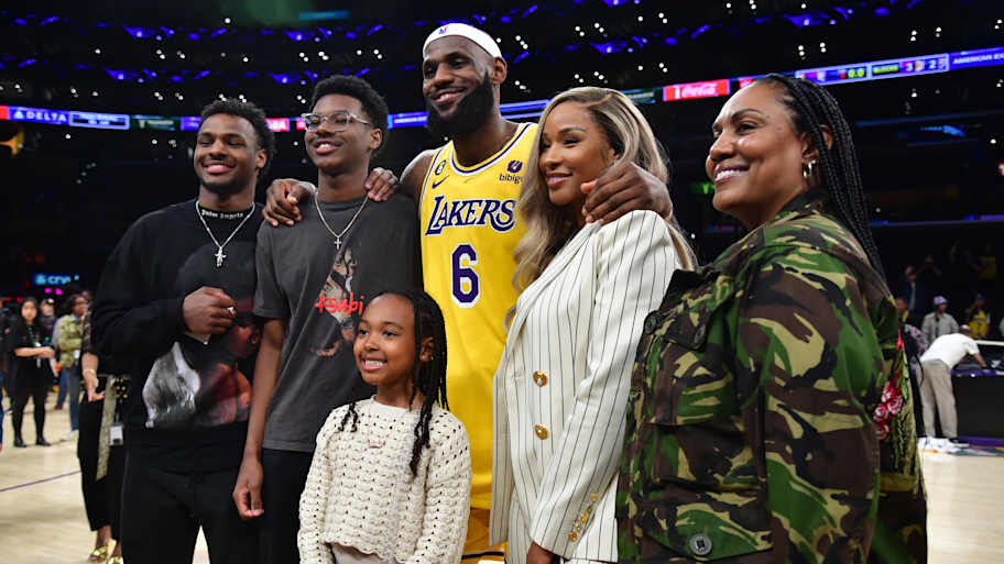 LeBron's mom Gloria shares King James baby photo in hilarious throwback