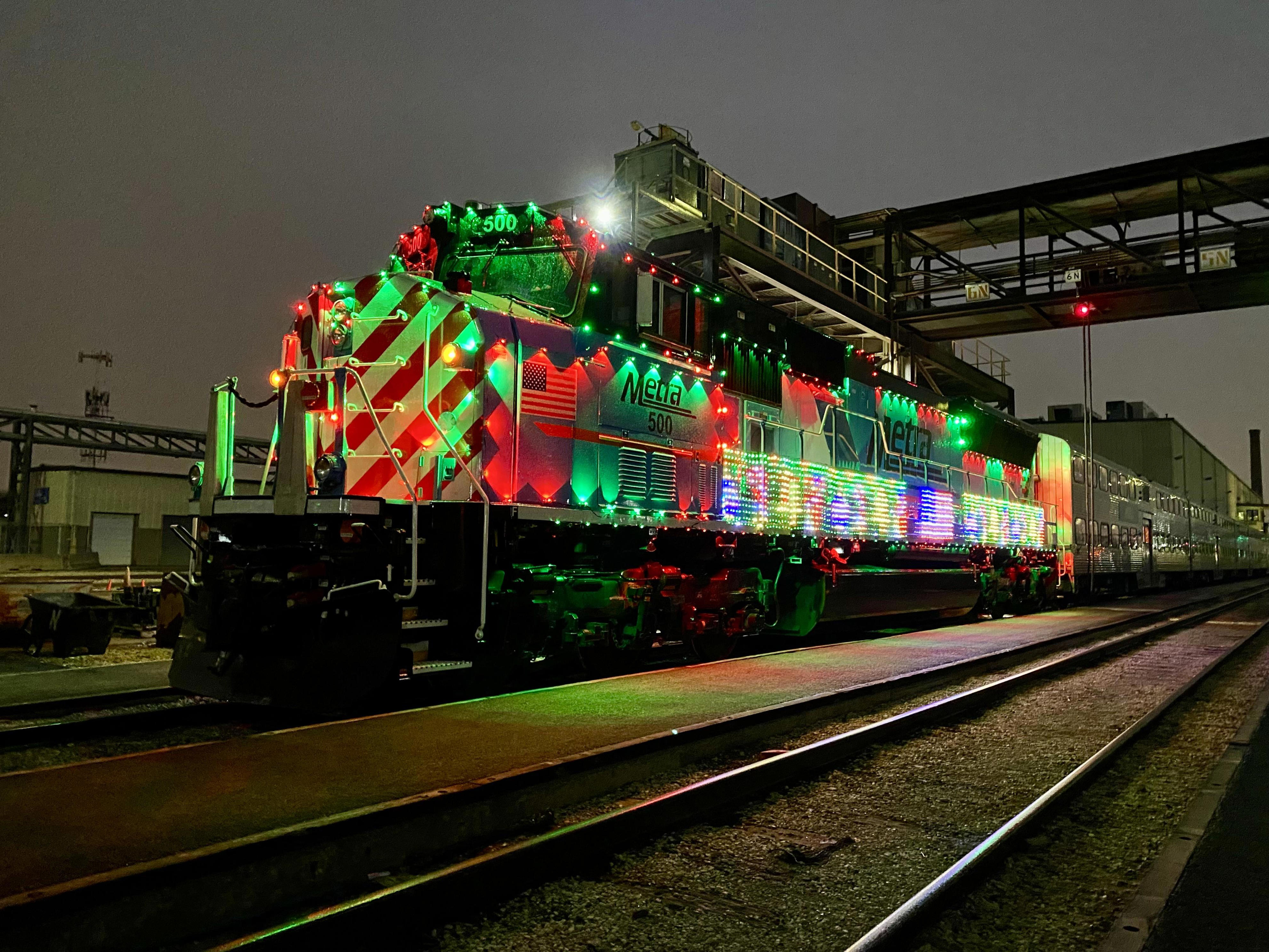 Metra unveils schedule for 2025 holiday trains in Chicago area. See it here