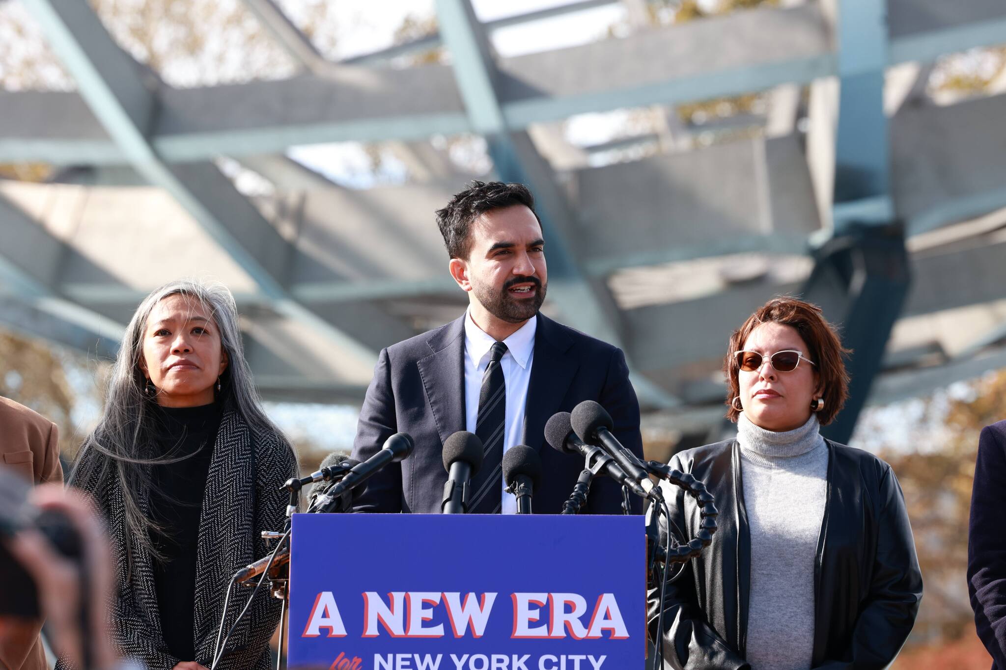 Mamdani holt ausschließlich Frauen in sein Übergangsteam