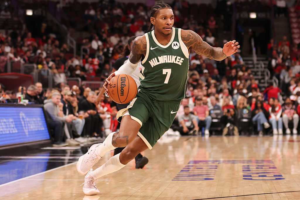 Bucks' Kevin Porter Jr. undergoes meniscus surgery, out at least a month