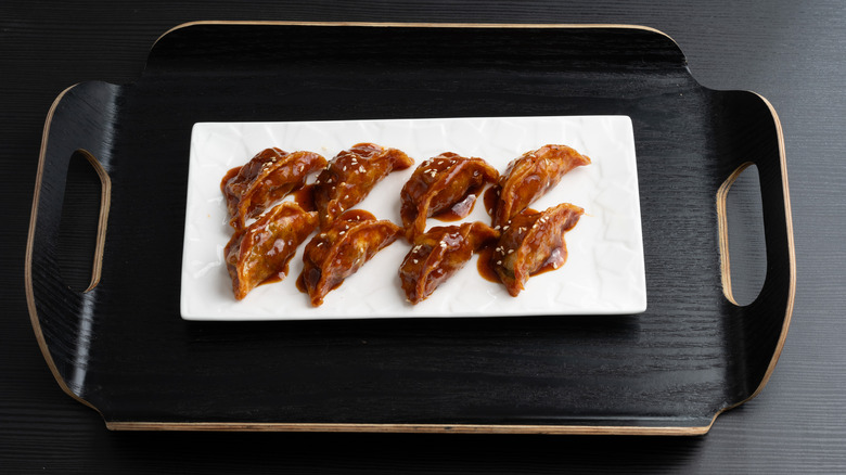 9 Mistakes You're Making When Eating At A Korean BBQ Restaurant