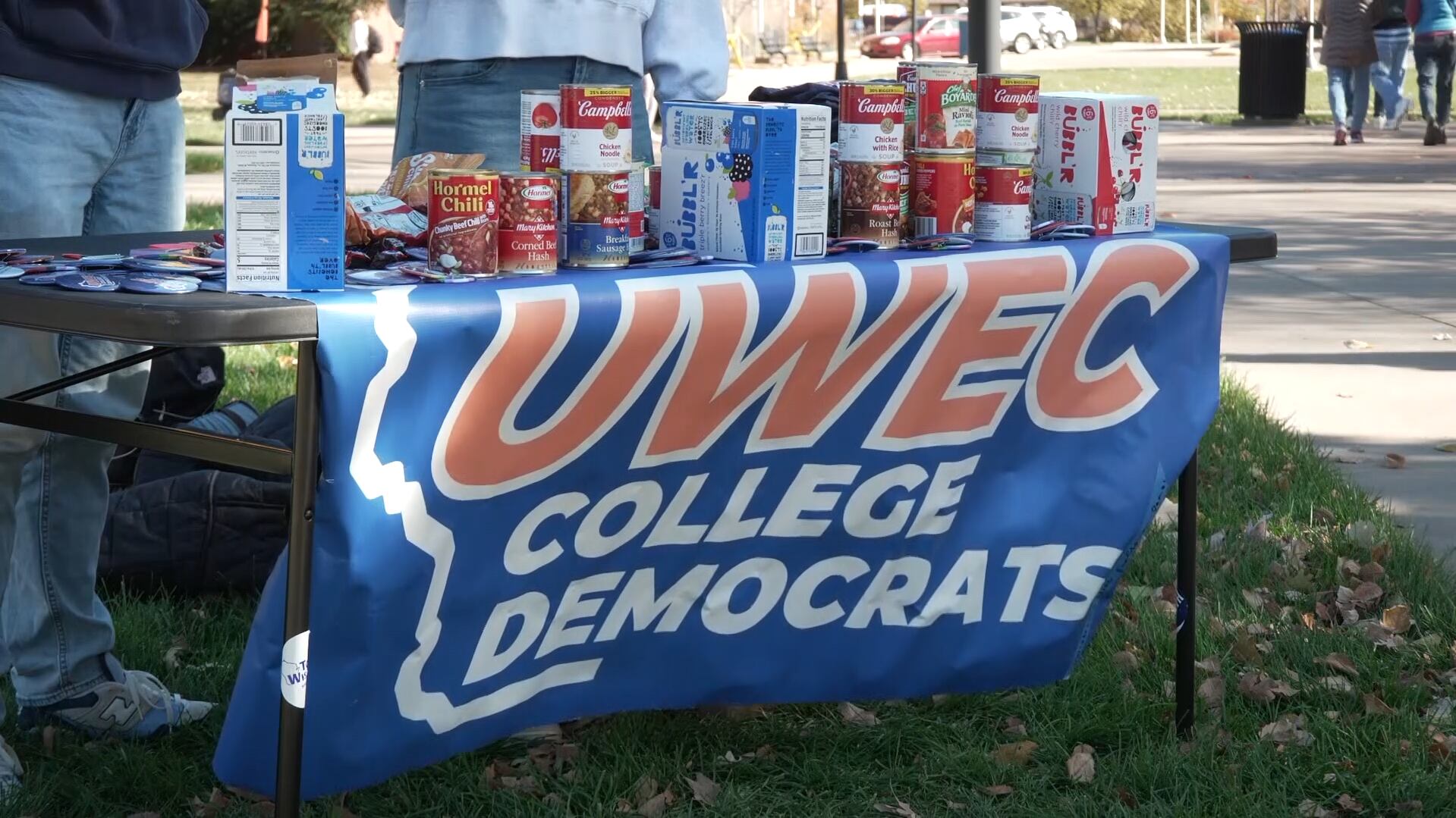 College students host food drive for campus food pantry