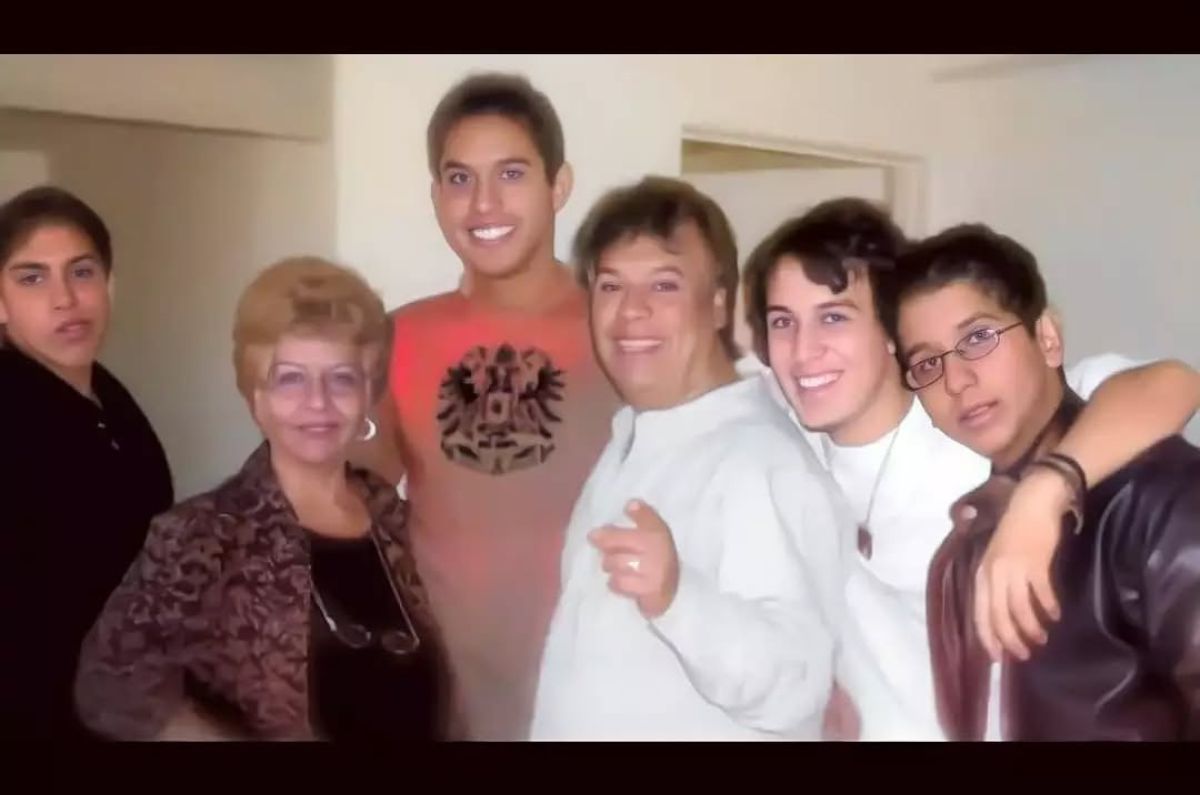 ¿Hijos de Juan Gabriel eran biológicos o adoptados? Esto dice la serie ...