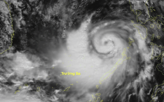 Sáng nay, bão Kalmaegi mạnh cấp 14, giật cấp 17, đang cách Quy Nhơn 390km