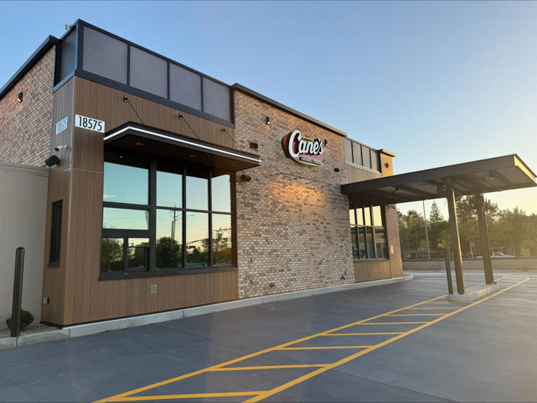 Raising Cane’s opening second South Bay location, next to Chick-fil-A