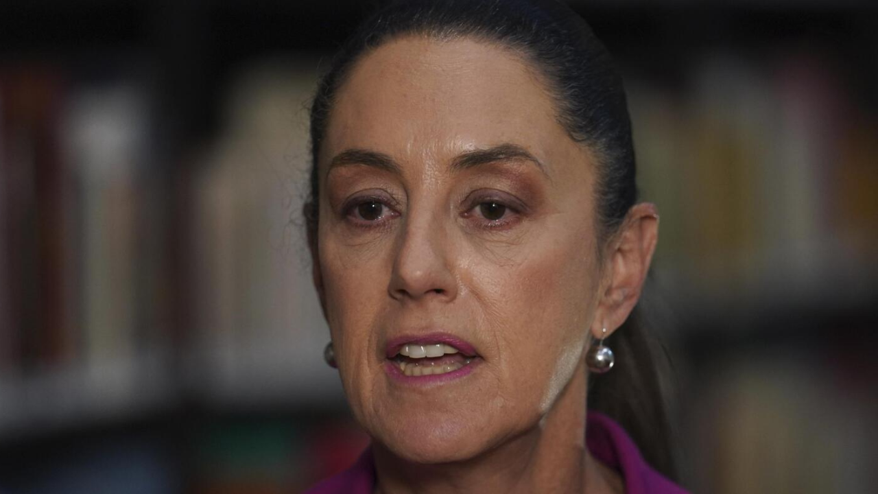 Mexican President Sheinbaum Assaulted After Man Attempts To Grope Her ...