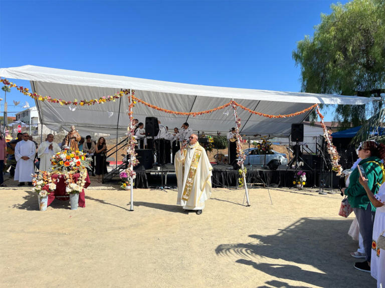 The Catholic megaparish packing City Hall for immigrant safety