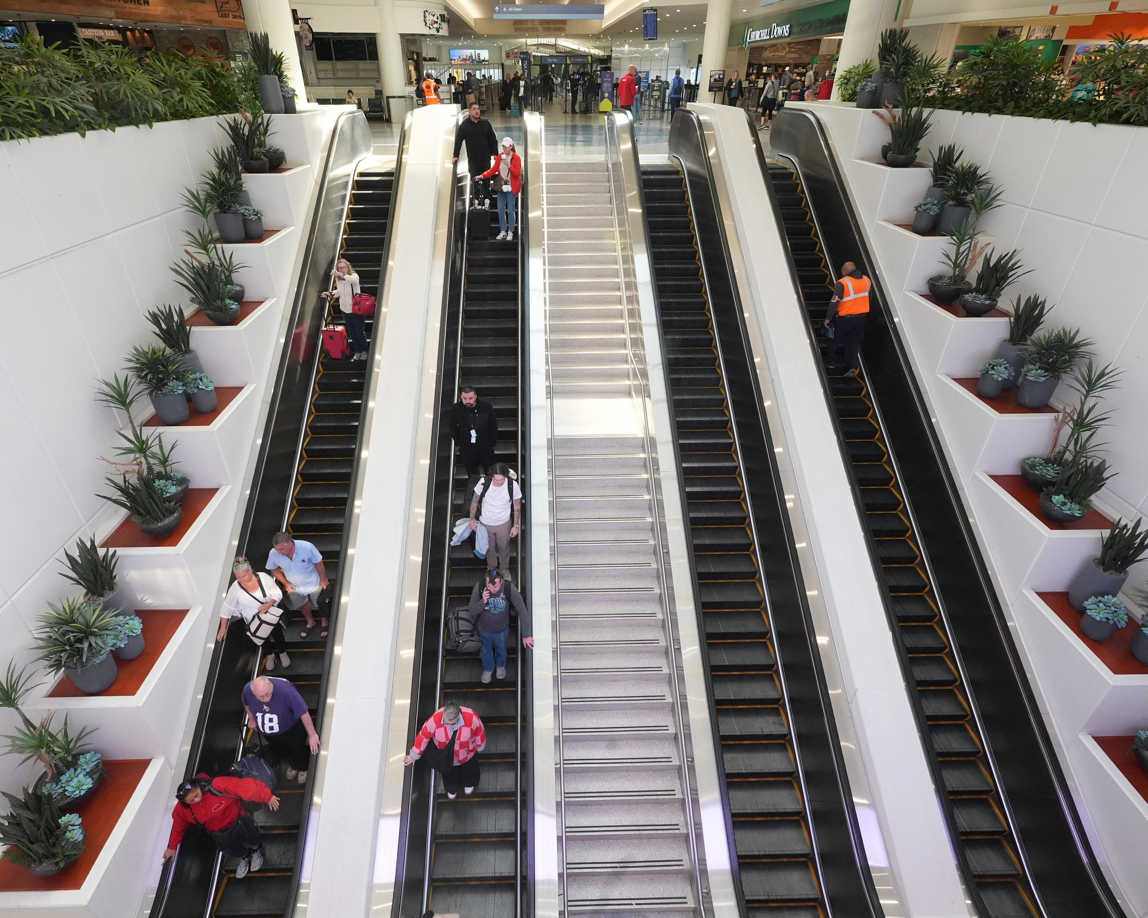 More canceled flights could happen at Louisville's airport. How to ...